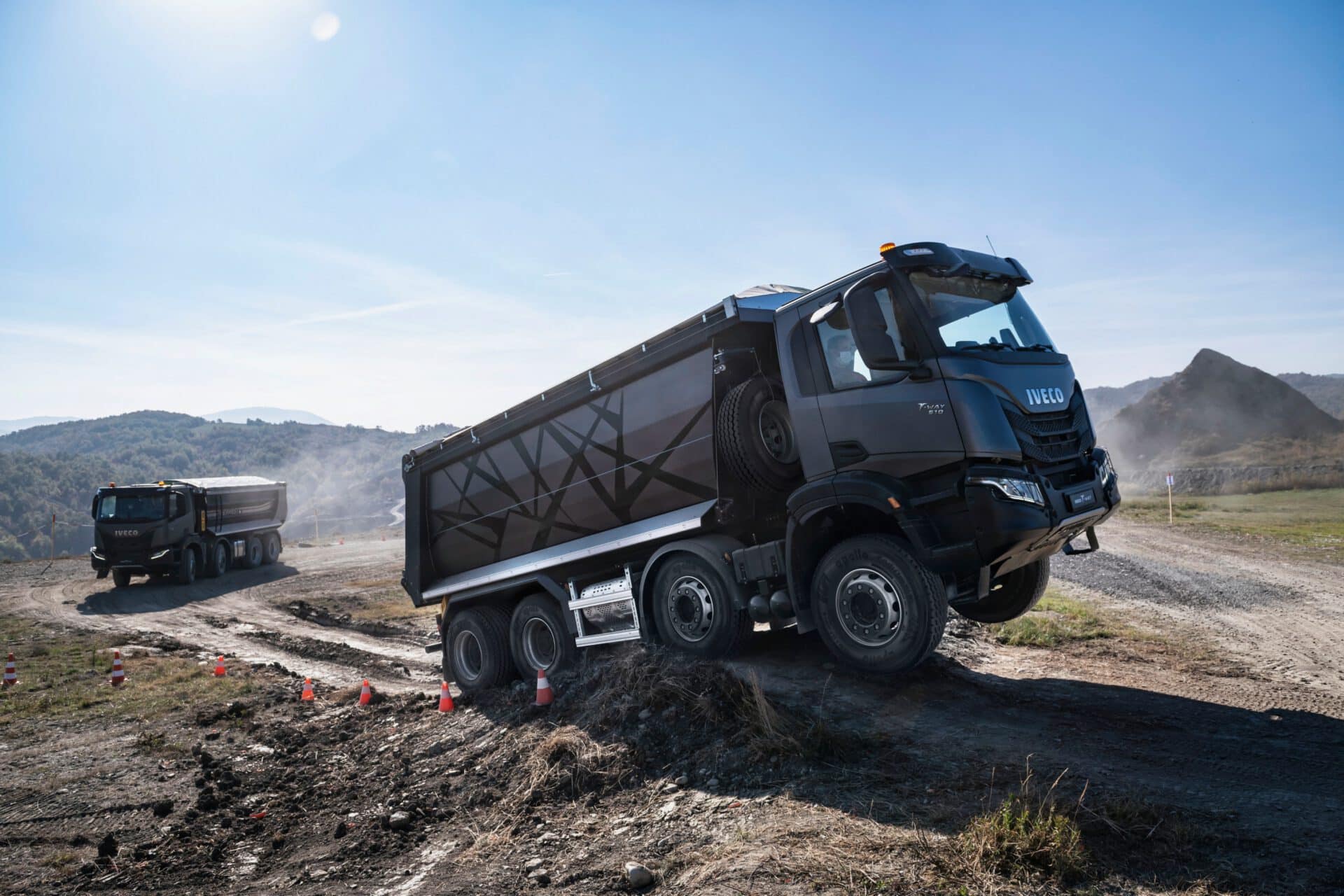 Apollo Tyres’ EnduTrax range selected as original equipment for IVECO ...
